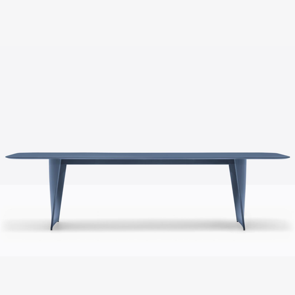 Frank table, Designed by Robin Rizzini | Ninetwofive Interiors
