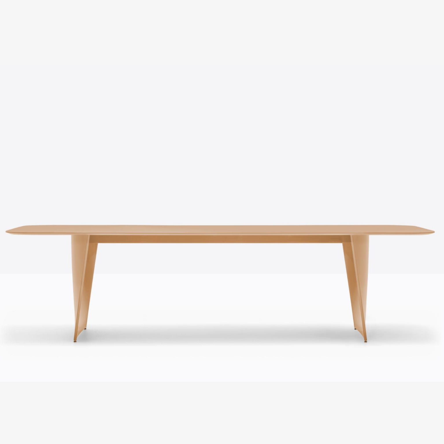 Frank table, Designed by Robin Rizzini | Ninetwofive Interiors